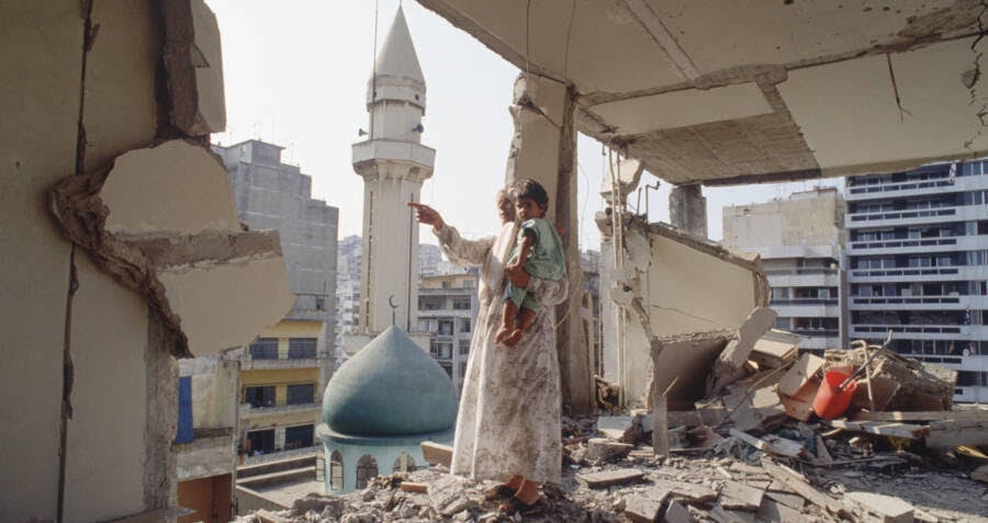 Inside The Lebanese Civil War In 33 Tragic Photos