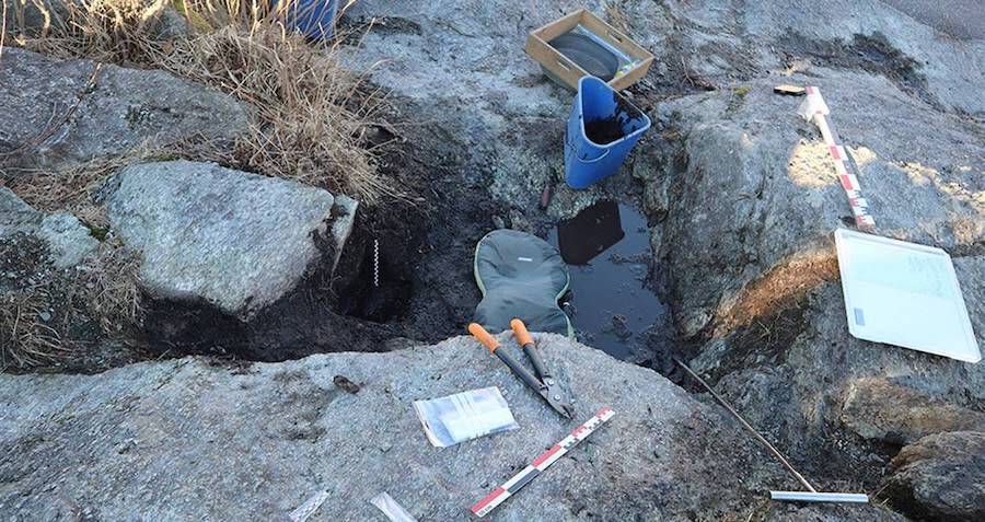 8-Year-Old Norwegian Girl Finds Stone Age Dagger Near Her School