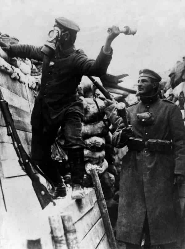 WW1 Trenches: 55 Photos That Reveal Life In Trench Warfare