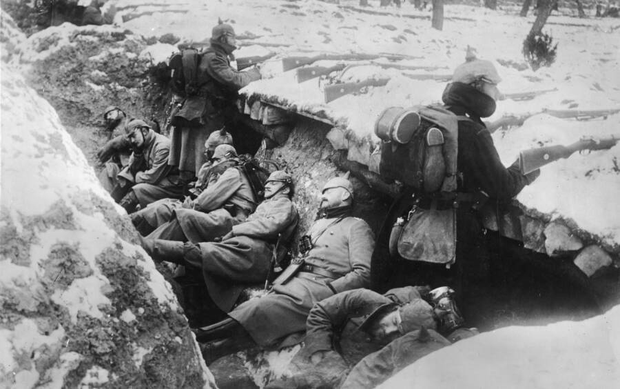 WW1 Trenches: 55 Photos That Reveal Life In Trench Warfare
