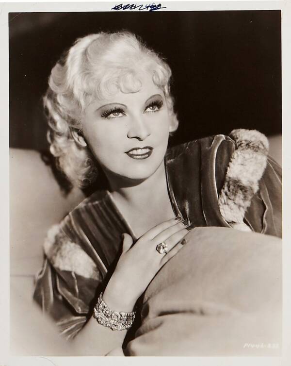 33 Photos Of Mae West, The Ultimate 1930s Sex Symbol