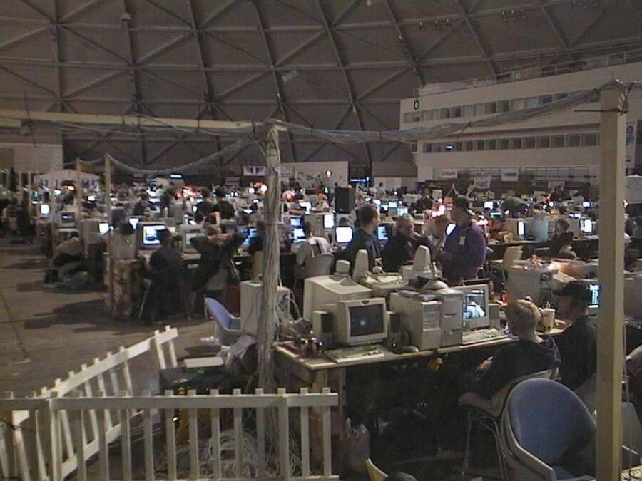 Inside The LAN Parties From The Early Days Of PC Gaming