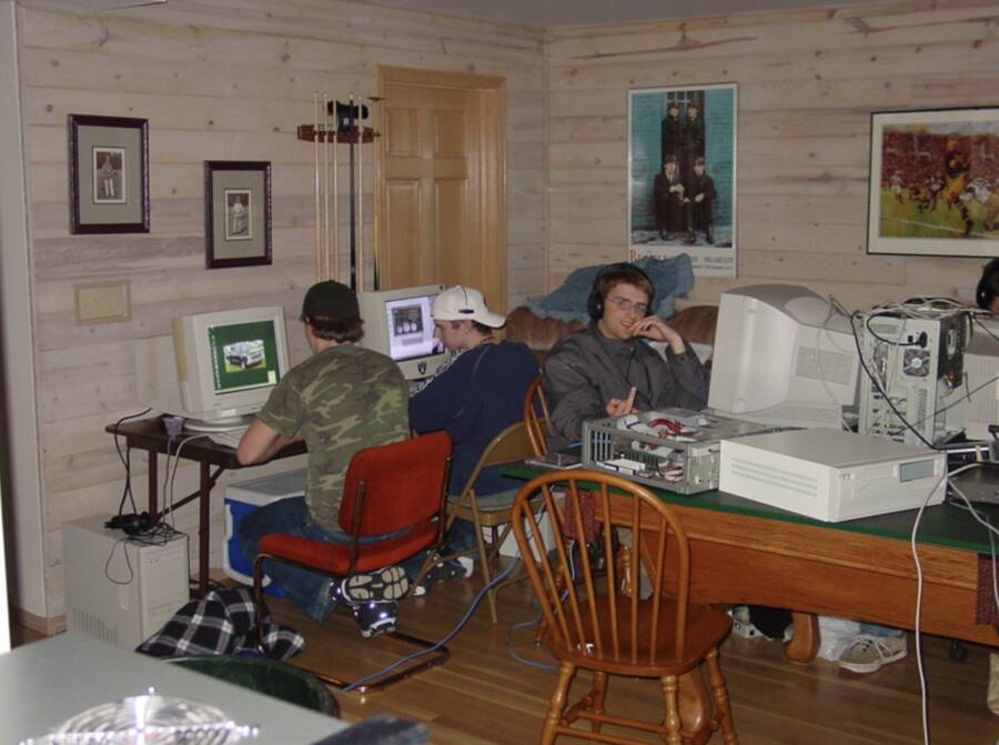 Inside The LAN Parties From The Early Days Of PC Gaming