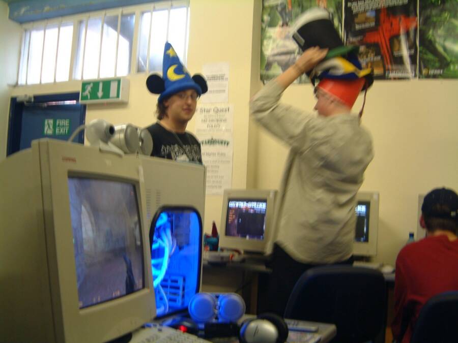 Inside The LAN Parties From The Early Days Of PC Gaming