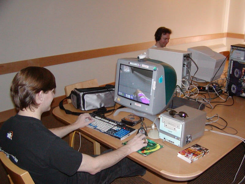 Inside The LAN Parties From The Early Days Of PC Gaming