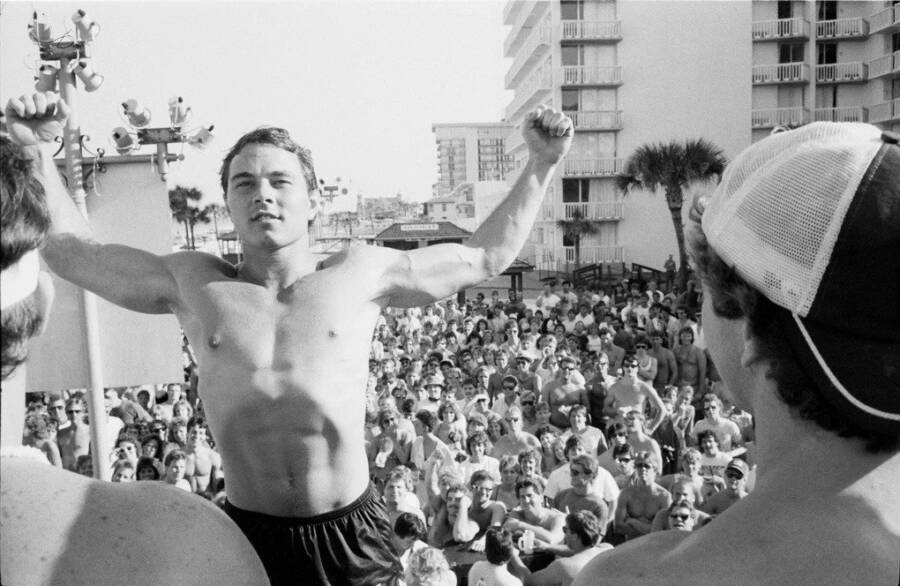 45 Vintage Spring Break Photos From The 1980s And 1990s