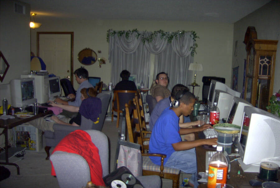 Inside The LAN Parties From The Early Days Of PC Gaming