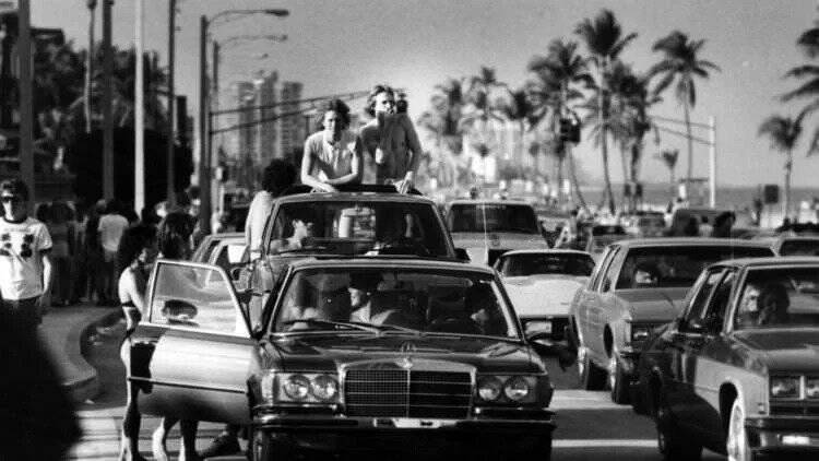 45 Vintage Spring Break Photos From The 1980s And 1990s