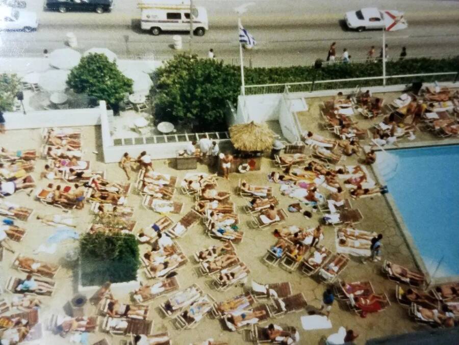 45 Vintage Spring Break Photos From The 1980s And 1990s