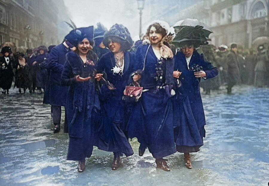 La Belle Époque: The Story Of The 'Beautiful Age' In 33 Colorized Photos