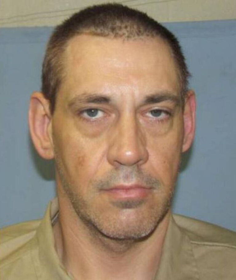 Vicky White, The Alabama Jailer Who Helped Casey White Escape