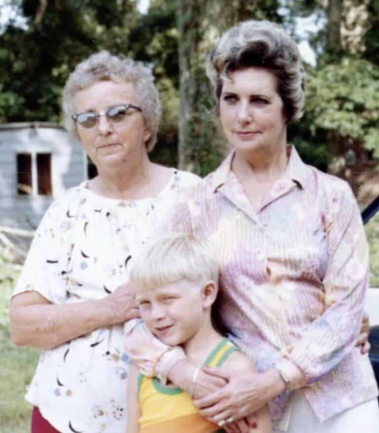 11 Real UFO Sightings And The Stories Behind Them