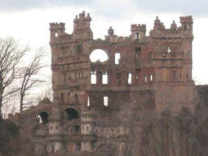 Explore New York's Bannerman Castle In 28 Photos