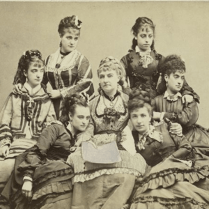 33 Photos Of Burlesque Dancers From The Height Of The Era