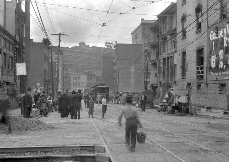 The Rise And Fall Of The Rust Belt In 44 Haunting Images