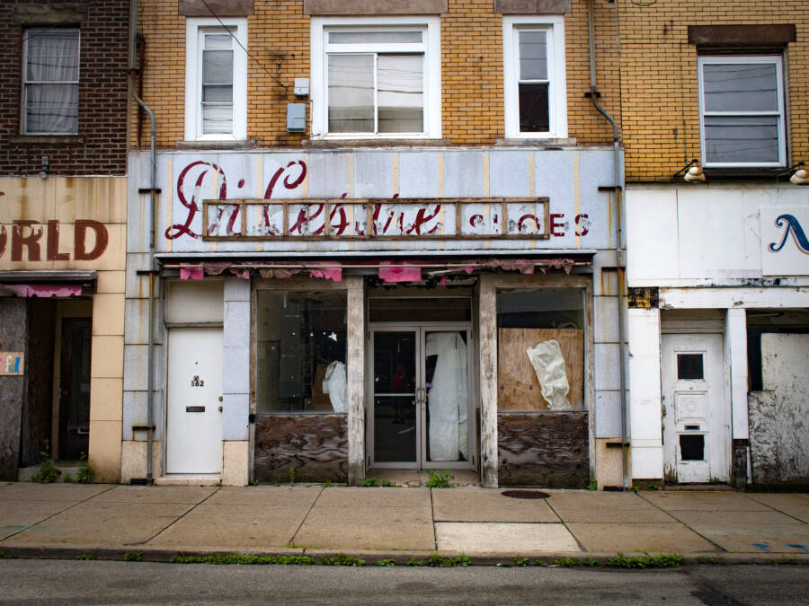 The Rise And Fall Of The Rust Belt In 44 Haunting Images