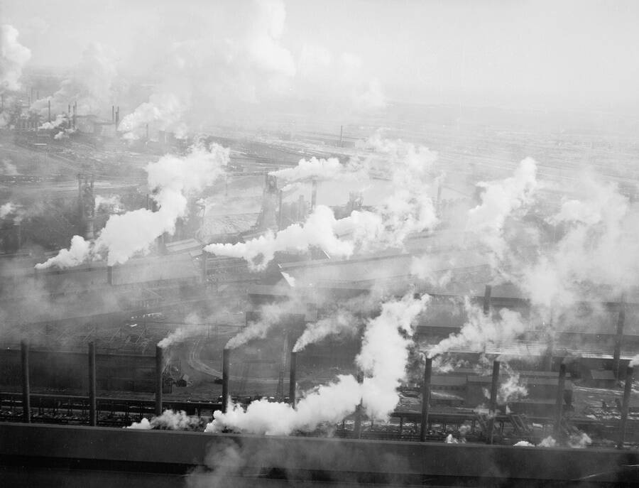 The Rise And Fall Of The Rust Belt In 44 Haunting Images