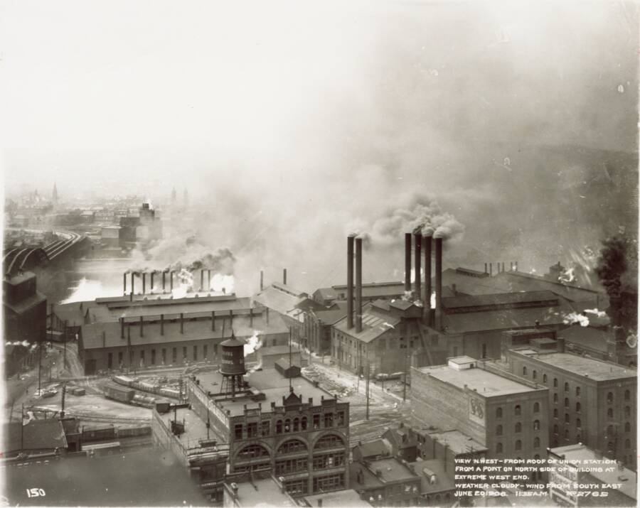 The Rise And Fall Of The Rust Belt In 44 Haunting Images