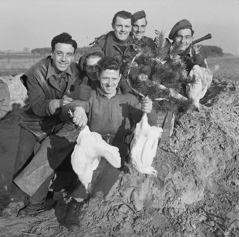 Christmas During World War II, In 44 Poignant Photos
