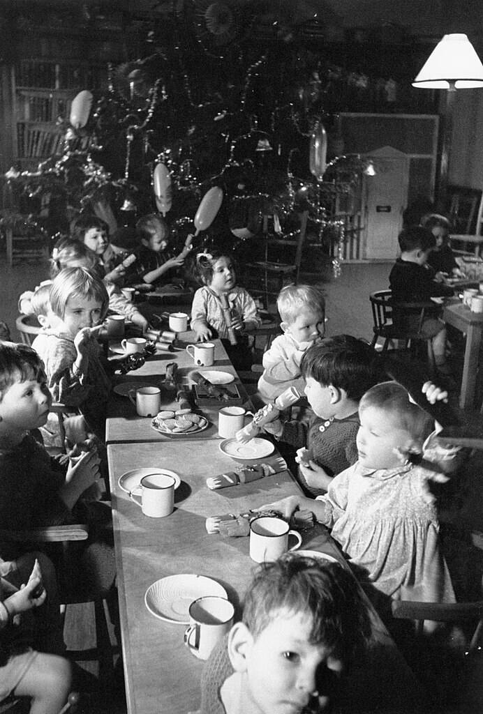 Christmas During World War II, In 44 Poignant Photos