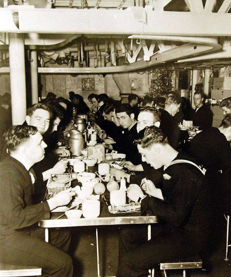 Christmas During World War II, In 44 Poignant Photos