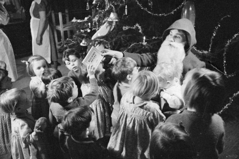 Christmas During World War II, In 44 Poignant Photos