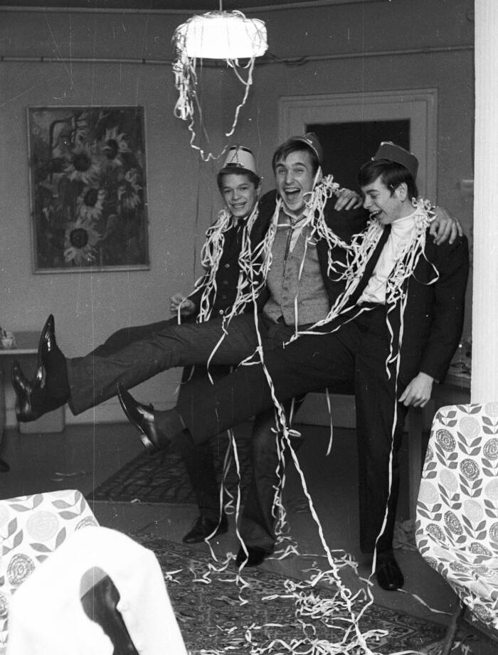 43 Vintage Photos Of New Year's Celebrations From Decades Past