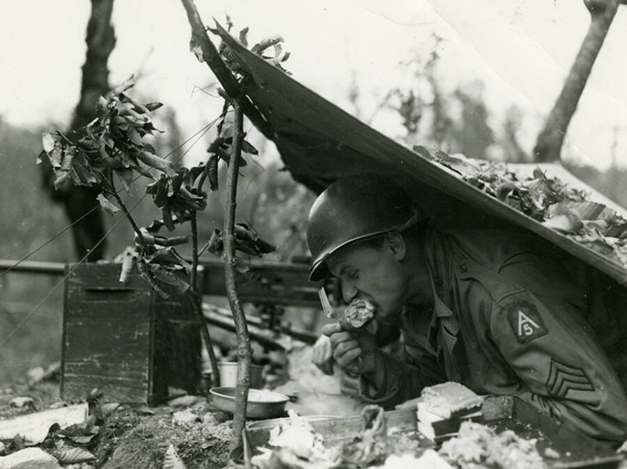 Christmas During World War II, In 44 Poignant Photos
