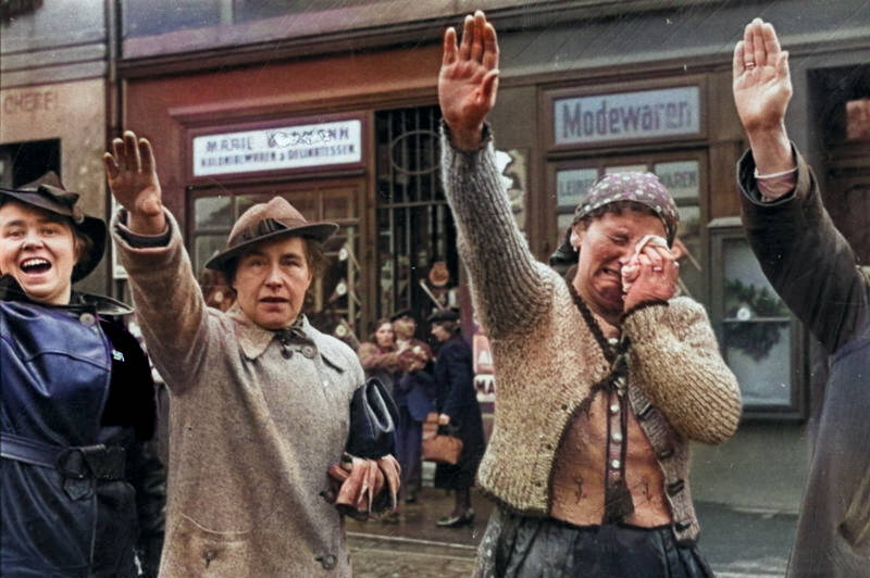 55 WW2 Color Photos That Bring The Deadly Conflict To Life