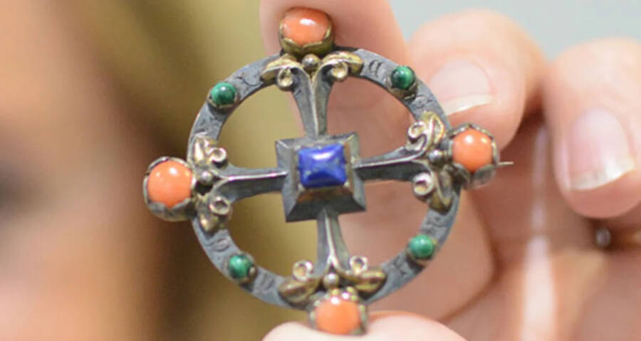 This $25 Brooch Bought At A Fair Was Just Valued At $19,000