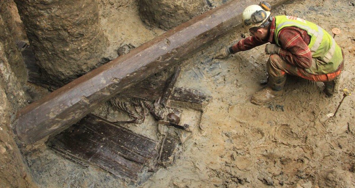 First Fully Intact Roman Funerary Bed Unearthed In London First Fully Intact Roman Funerary Bed Unearthed In London