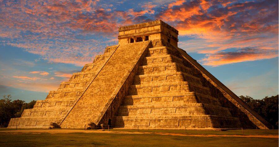 El Castillo, The Largest Pyramid Of Chichén Itzá