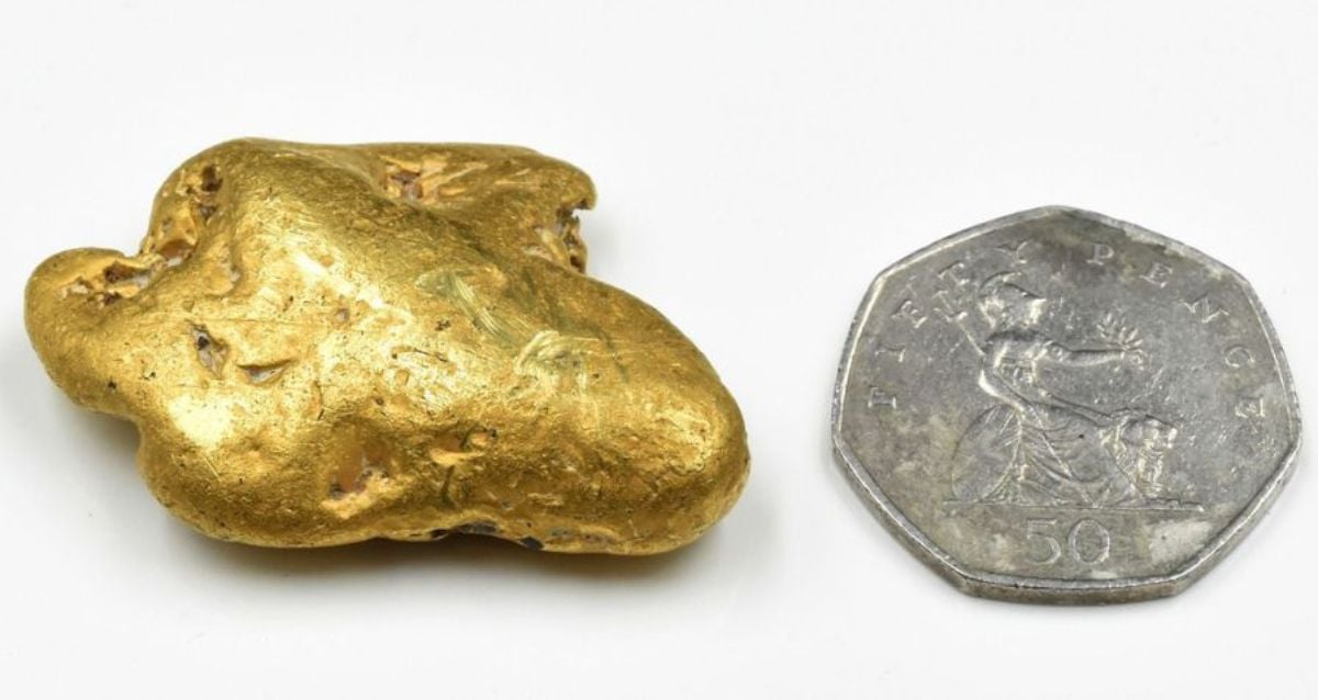 Metal Detectorist Finds Largest Gold Nugget In English History