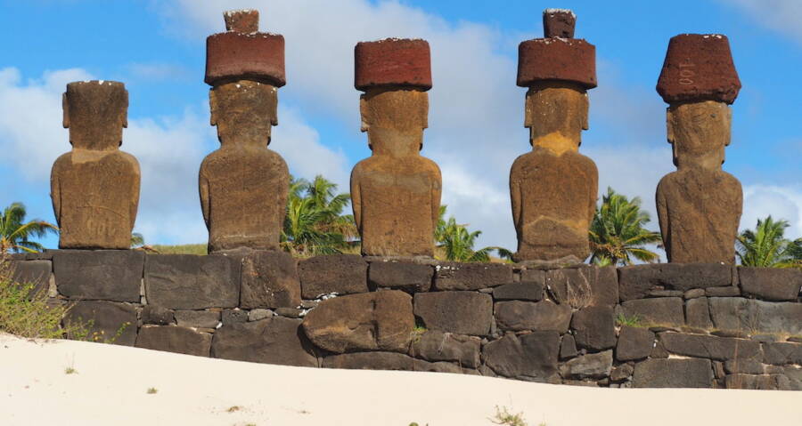 Obsidian Blades From Rapa Nui Reveal Evidence Of South American Foods