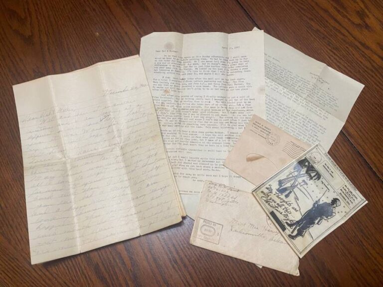 Postman Brings Undelivered World War 2 Letters To Veteran's Family