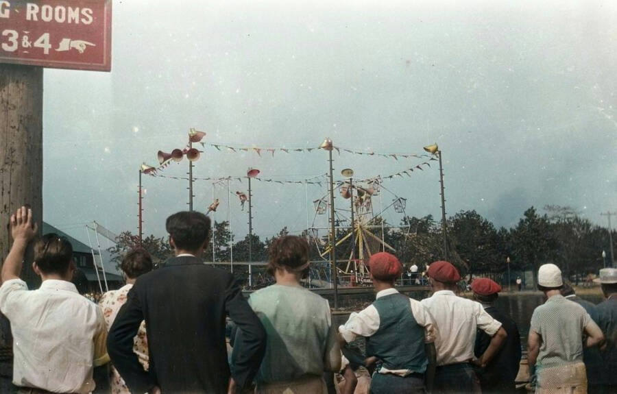 77 Colorized Photos Of The 1920s That Capture The Jazz Age
