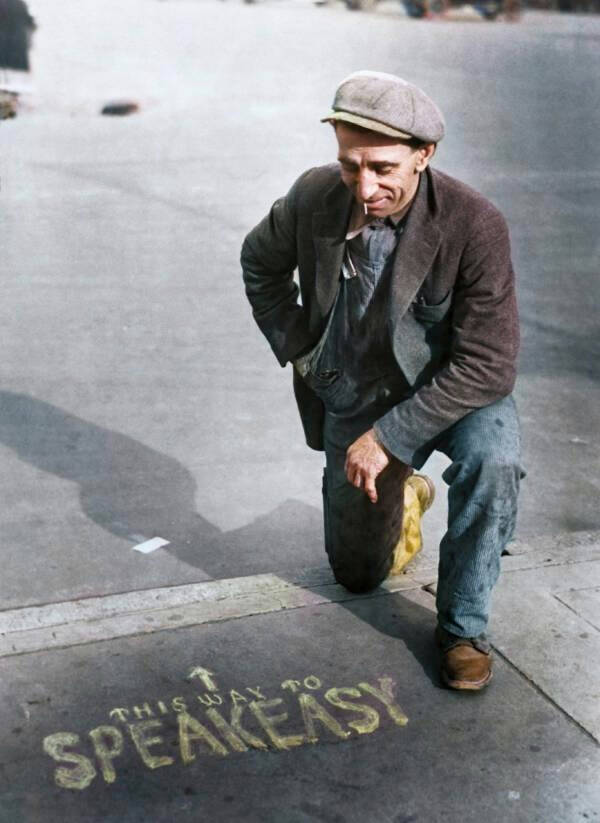 77 Colorized Photos Of The 1920s That Capture The Jazz Age