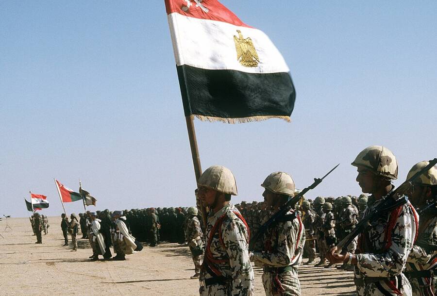 Inside The Persian Gulf War In 44 Striking Photos
