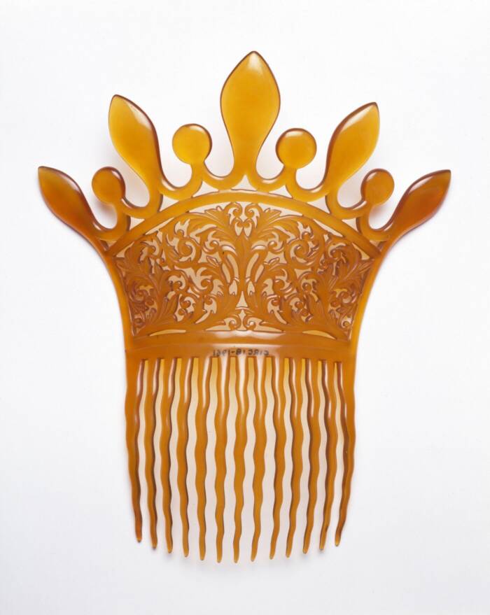 27 Common Household Objects That Were Deadly To Victorians