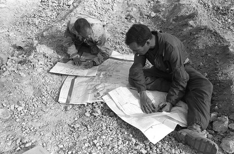 Inside The Persian Gulf War In 44 Striking Photos