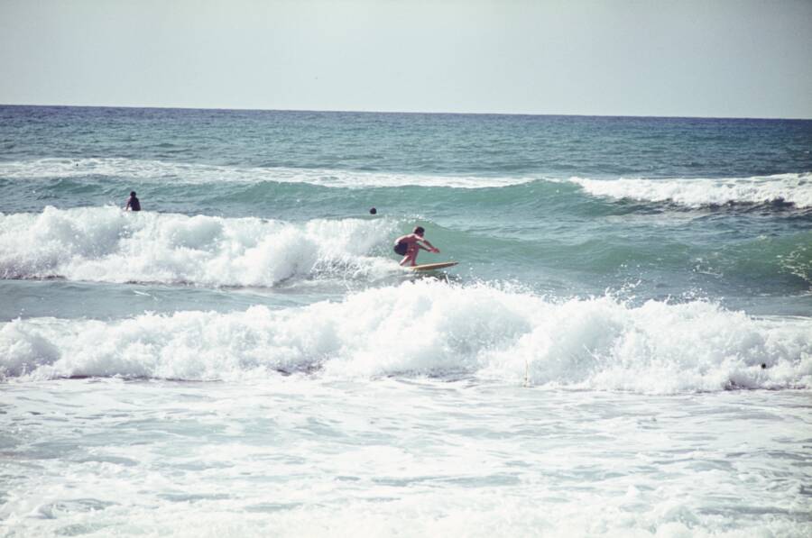 33 Vintage Surfing Photos From The '60s And '70s