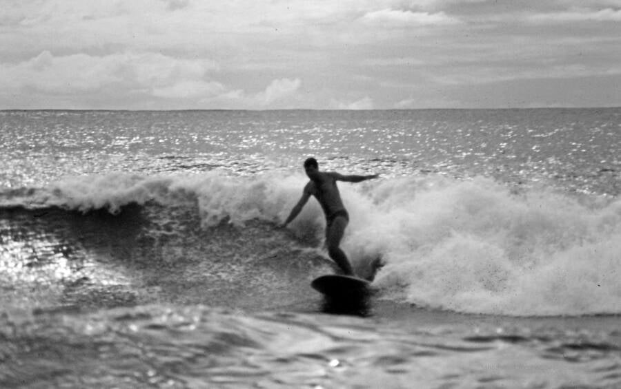 33 Vintage Surfing Photos From The '60s And '70s