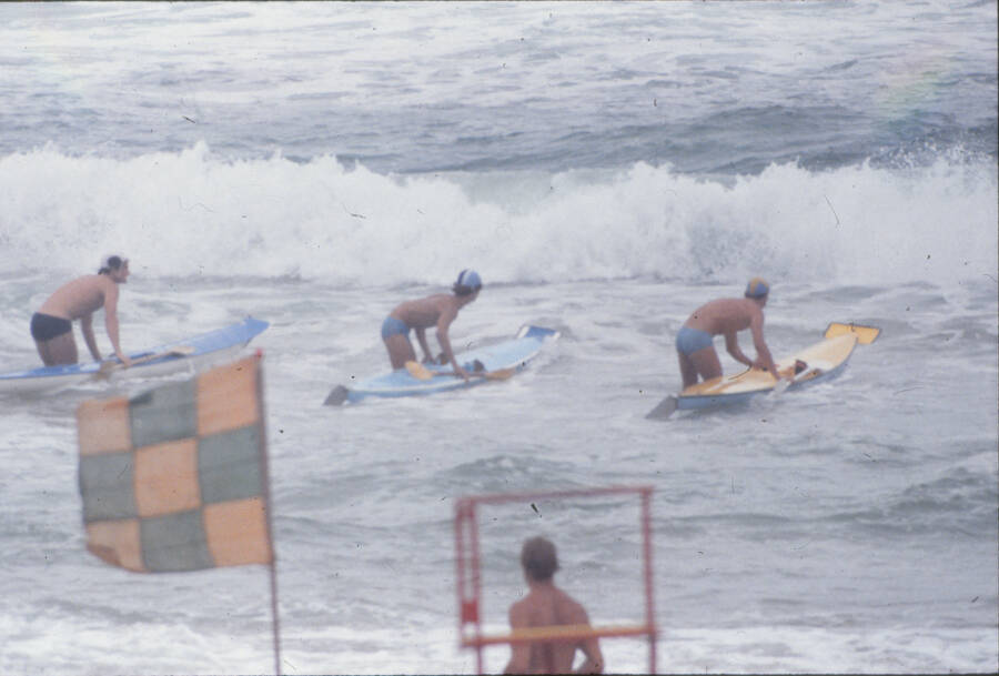 33 Vintage Surfing Photos From The '60s And '70s