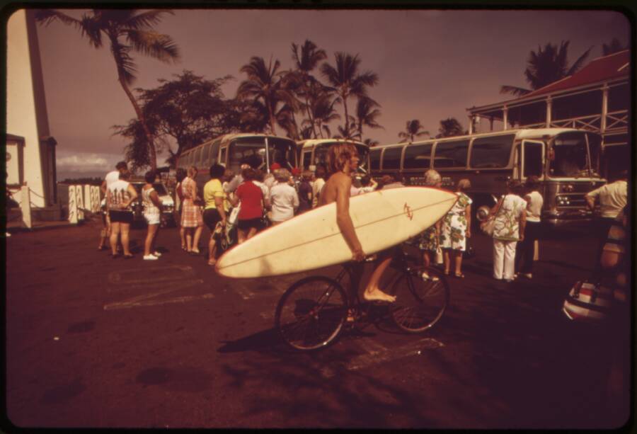 33 Vintage Surfing Photos From The '60s And '70s