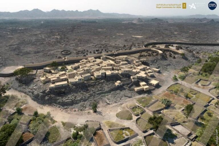 Bronze Age Walled City Discovered In Saudi Arabian Desert