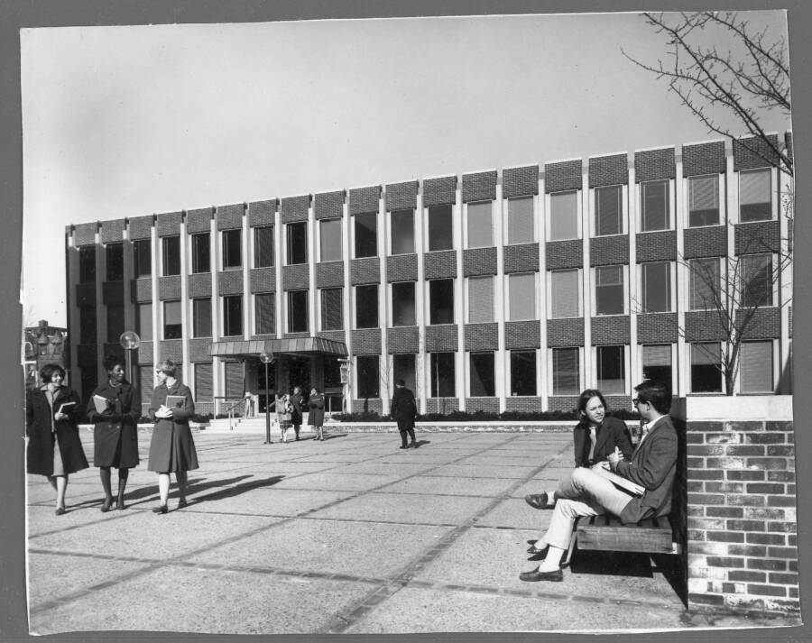 44 Vintage Preppy Pictures That Capture The Subculture