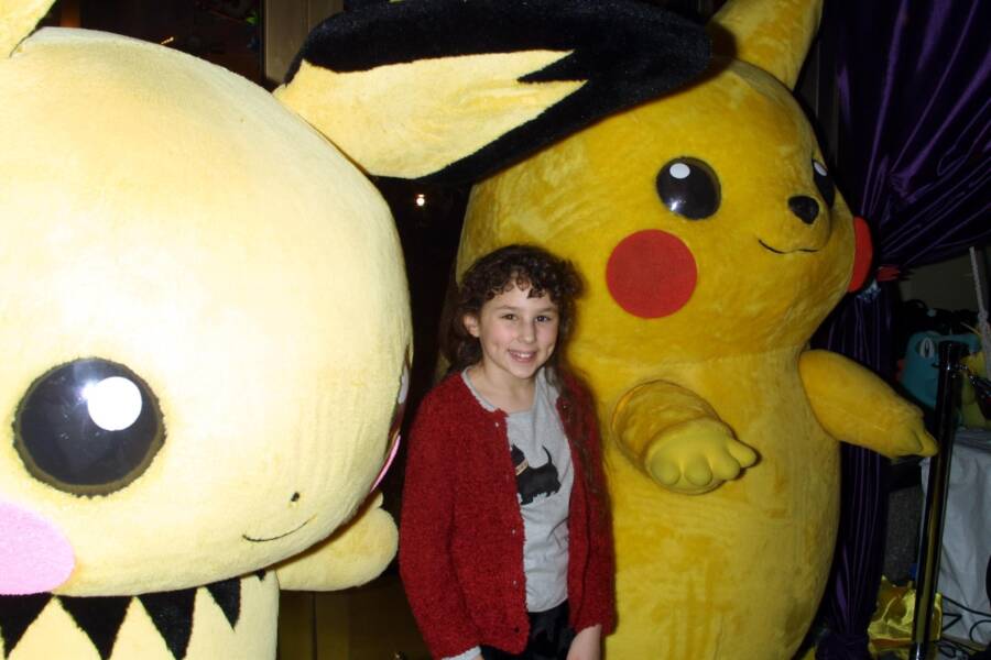 44 Vintage Photos That Capture The Height Of Pokémania