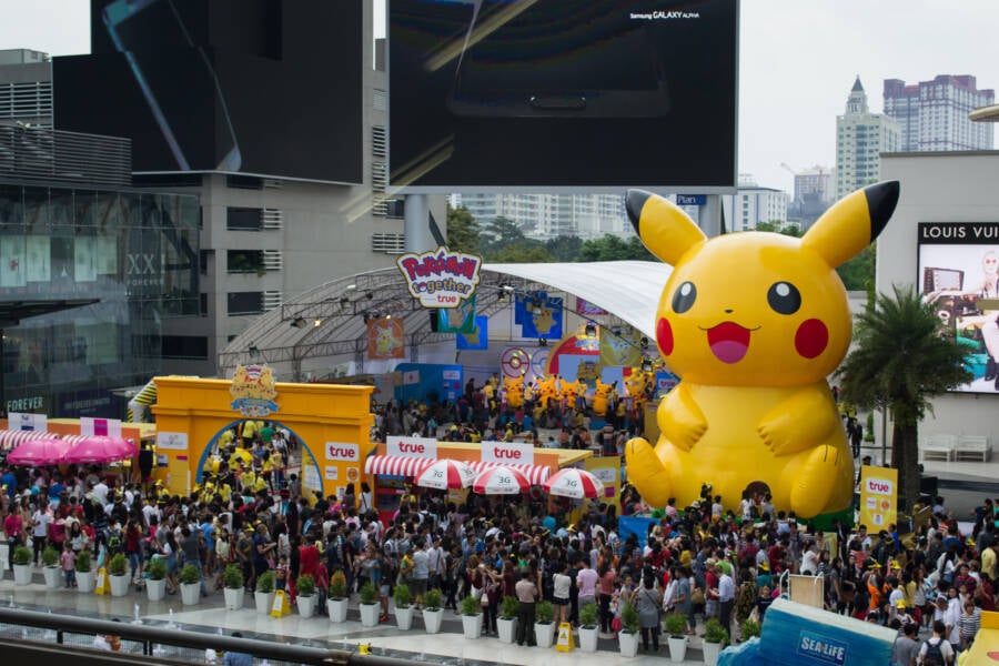 44 Vintage Photos That Capture The Height Of Pokémania