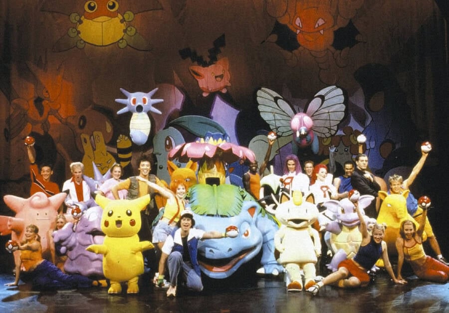 44 Vintage Photos That Capture The Height Of Pokémania