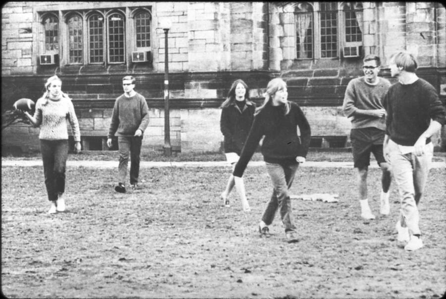 44 Vintage Preppy Pictures That Capture The Subculture